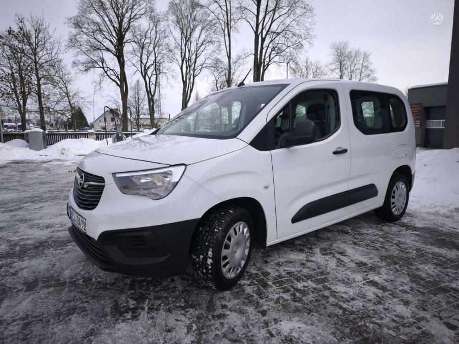 White Opel Combo 2022 in Taurage, with an engine capacity of 1.50 L and mileage of 136 thousand km for 8700 €, photo 28 on AUTOMOTO.COM.LV