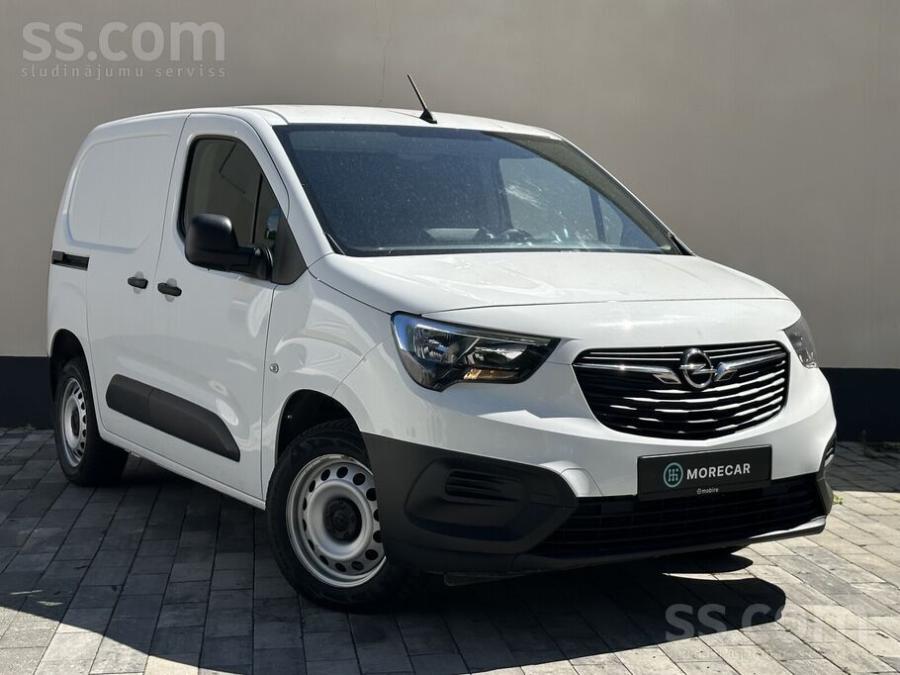 Balts Opel Combo 2022 Rīga, ar dzinēja tilpumu 1.50 L un nobraukumu 128 tūkst. km par 10950 €, foto 4 vietnē AUTOMOTO.COM.LV