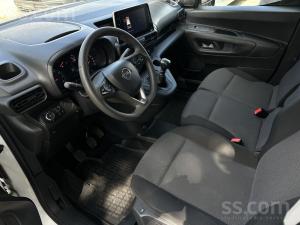 Balts Opel Combo 2022 Rīga, ar dzinēja tilpumu 1.50 L un nobraukumu 128 tūkst. km par 10950 €, foto 8 vietnē AUTOMOTO.COM.LV
