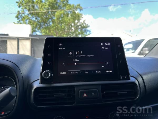 Balts Opel Combo 2022 Rīga, ar dzinēja tilpumu 1.50 L un nobraukumu 128 tūkst. km par 10950 €, foto 9 vietnē AUTOMOTO.COM.LV