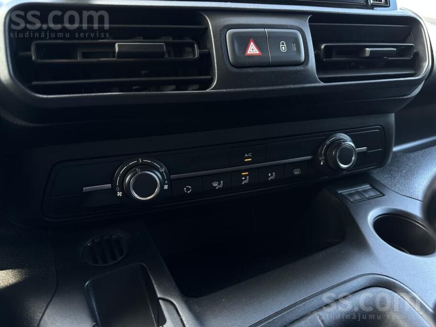 Balts Opel Combo 2022 Rīga, ar dzinēja tilpumu 1.50 L un nobraukumu 128 tūkst. km par 10950 €, foto 11 vietnē AUTOMOTO.COM.LV