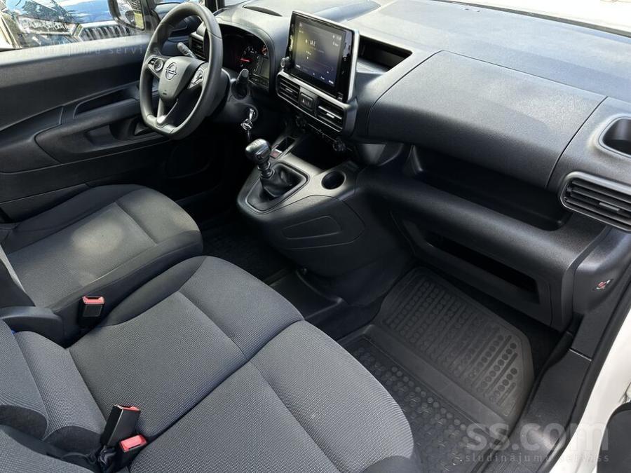 Balts Opel Combo 2022 Rīga, ar dzinēja tilpumu 1.50 L un nobraukumu 128 tūkst. km par 10950 €, foto 12 vietnē AUTOMOTO.COM.LV