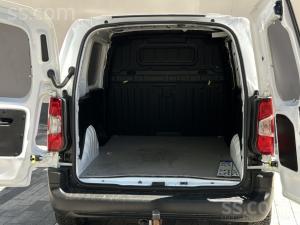 Balts Opel Combo 2022 Rīga, ar dzinēja tilpumu 1.50 L un nobraukumu 128 tūkst. km par 10950 €, foto 14 vietnē AUTOMOTO.COM.LV