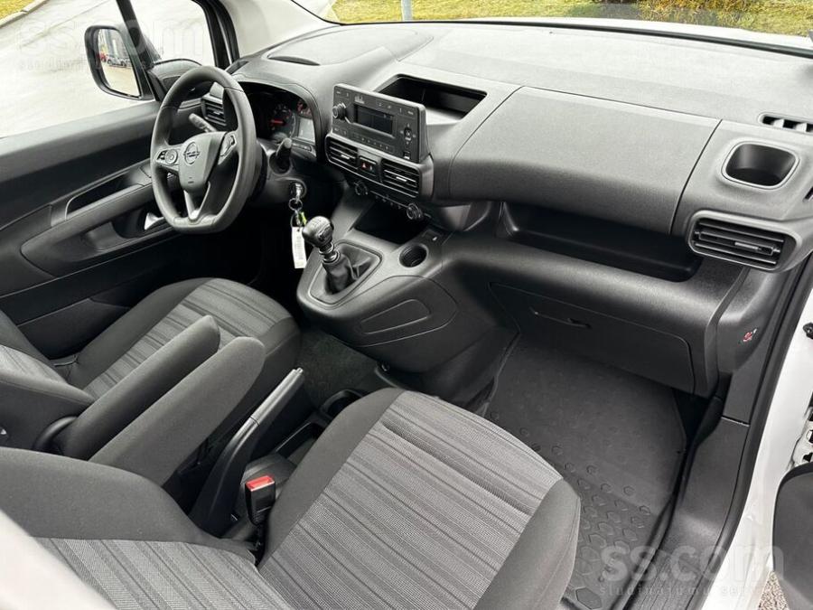 Balts Opel Combo 2023 Rīga, ar dzinēja tilpumu 1.50 L un nobraukumu 14 tūkst. km par 15500 €, foto 15 vietnē AUTOMOTO.COM.LV
