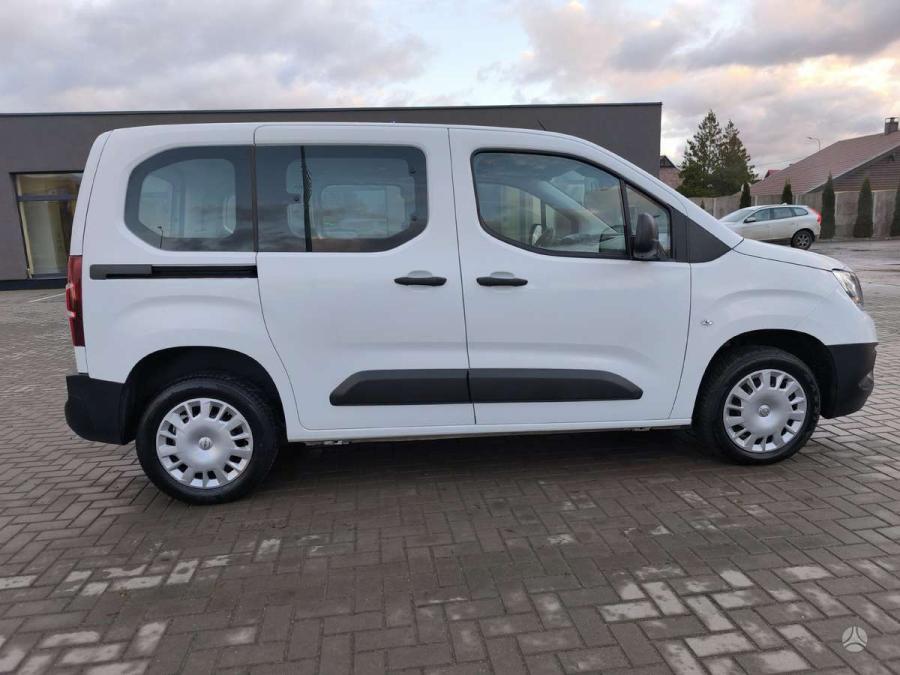 Balts Opel Combo 2023 Tauragė, ar dzinēja tilpumu 1.50 L un nobraukumu 128 tūkst. km par 8200 €, foto 12 vietnē AUTOMOTO.COM.LV