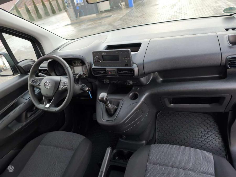 Balts Opel Combo 2023 Tauragė, ar dzinēja tilpumu 1.50 L un nobraukumu 128 tūkst. km par 8200 €, foto 30 vietnē AUTOMOTO.COM.LV