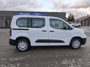 White Opel Combo 2023 in Taurage, with an engine capacity of 1.50 L and mileage of 128 thousand km for 8200 €, photo 3 on AUTOMOTO.COM.LV