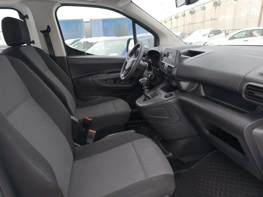 Balts Opel Combo 2023 Tauragė, ar dzinēja tilpumu 1.50 L un nobraukumu 128 tūkst. km par 8000 €, foto 3 vietnē AUTOMOTO.COM.LV