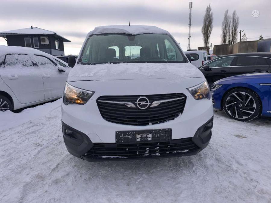 Balts Opel Combo 2023 Tauragė, ar dzinēja tilpumu 1.50 L un nobraukumu 128 tūkst. km par 8000 €, foto 7 vietnē AUTOMOTO.COM.LV