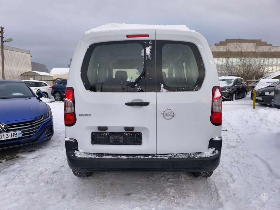 Balts Opel Combo 2023 Tauragė, ar dzinēja tilpumu 1.50 L un nobraukumu 128 tūkst. km par 8000 €, foto 8 vietnē AUTOMOTO.COM.LV