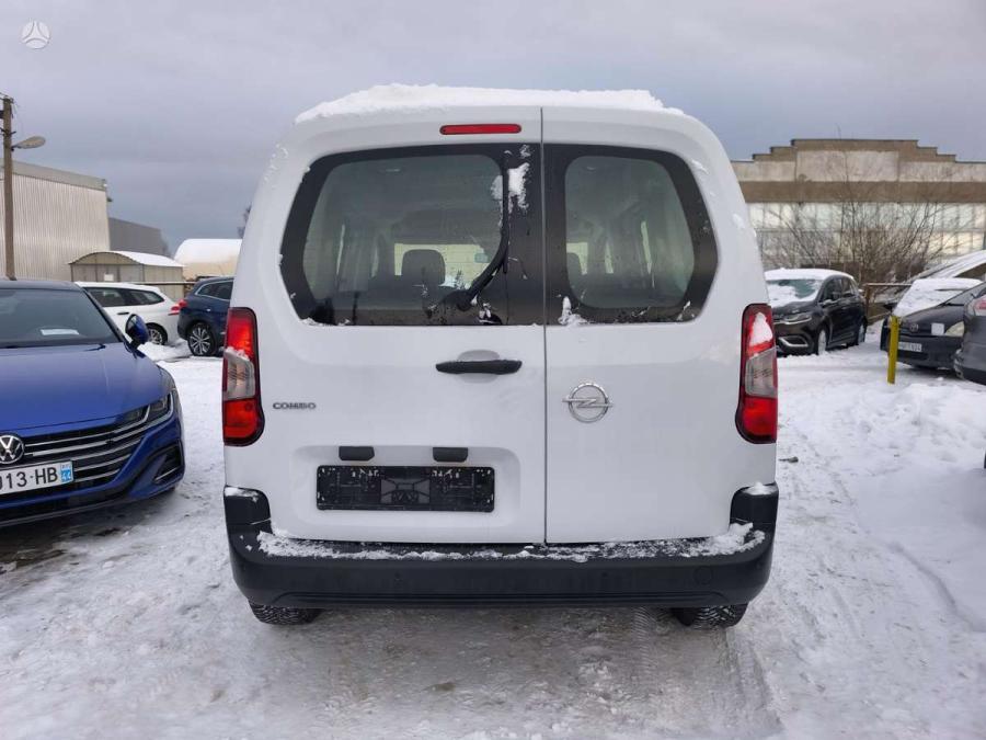 Balts Opel Combo 2023 Tauragė, ar dzinēja tilpumu 1.50 L un nobraukumu 128 tūkst. km par 8000 €, foto 28 vietnē AUTOMOTO.COM.LV