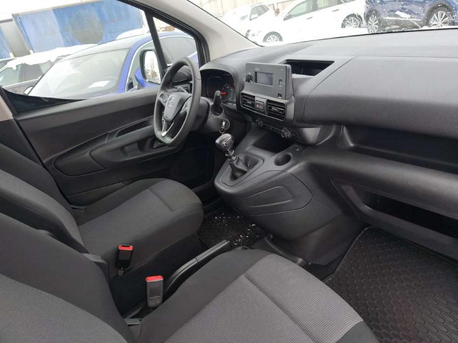 Balts Opel Combo 2023 Tauragė, ar dzinēja tilpumu 1.50 L un nobraukumu 128 tūkst. km par 8000 €, foto 34 vietnē AUTOMOTO.COM.LV