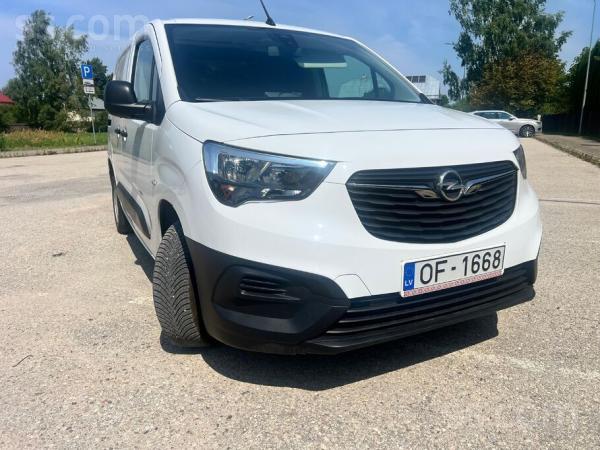 White Opel Combo 2023 in Riga, with an engine capacity of 1.50 L and mileage of 63 thousand km for 14300 €, photo 1 on AUTOMOTO.COM.LV