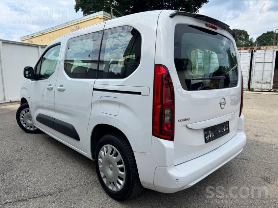 Balts Opel Combo 2023 Rīga, ar dzinēja tilpumu 1.70 L un nobraukumu 43 tūkst. km par 19800 €, foto 5 vietnē AUTOMOTO.COM.LV