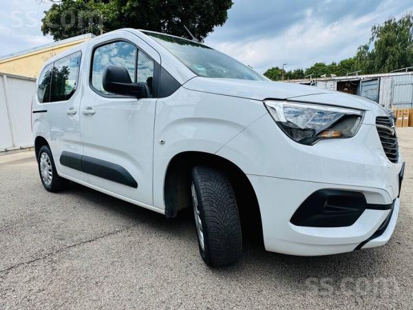 Balts Opel Combo 2023 Rīga, ar dzinēja tilpumu 1.70 L un nobraukumu 43 tūkst. km par 19800 €, foto 8 vietnē AUTOMOTO.COM.LV