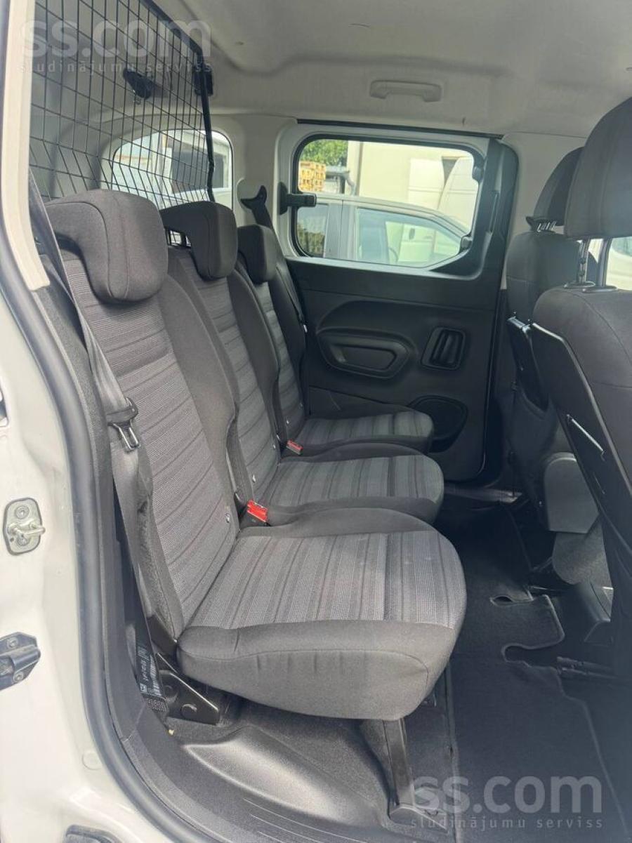 Balts Opel Combo 2023 Rīga, ar dzinēja tilpumu 1.70 L un nobraukumu 43 tūkst. km par 19800 €, foto 14 vietnē AUTOMOTO.COM.LV