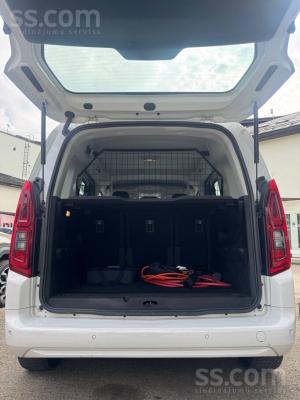 Balts Opel Combo 2023 Rīga, ar dzinēja tilpumu 1.70 L un nobraukumu 43 tūkst. km par 19800 €, foto 15 vietnē AUTOMOTO.COM.LV