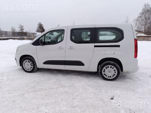 White Opel Combo 2024 in Riga, with an engine capacity of 1.50 L and mileage of 54 thousand km for 18500 €, photo 3 on AUTOMOTO.COM.LV