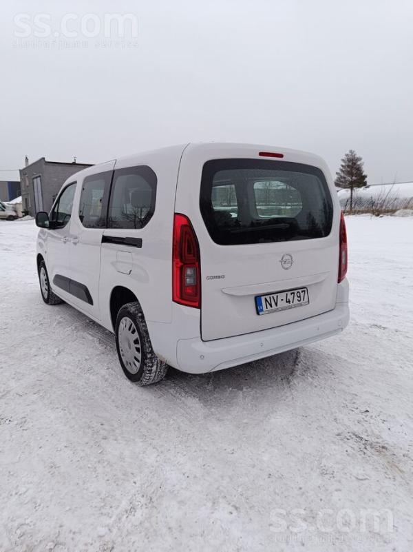 White Opel Combo 2024 in Riga, with an engine capacity of 1.50 L and mileage of 54 thousand km for 18500 €, photo 5 on AUTOMOTO.COM.LV