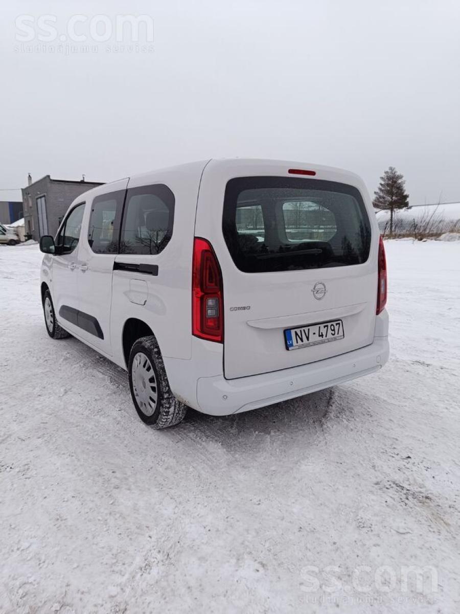 White Opel Combo 2024 in Riga, with an engine capacity of 1.50 L and mileage of 54 thousand km for 18500 €, photo 5 on AUTOMOTO.COM.LV