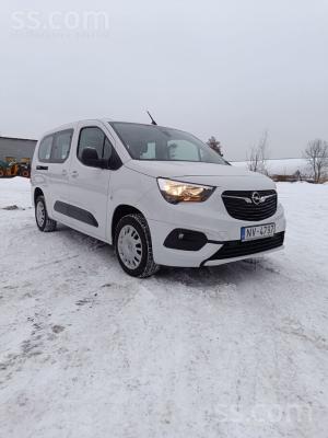 White Opel Combo 2024 in Riga, with an engine capacity of 1.50 L and mileage of 54 thousand km for 18500 €, photo 6 on AUTOMOTO.COM.LV