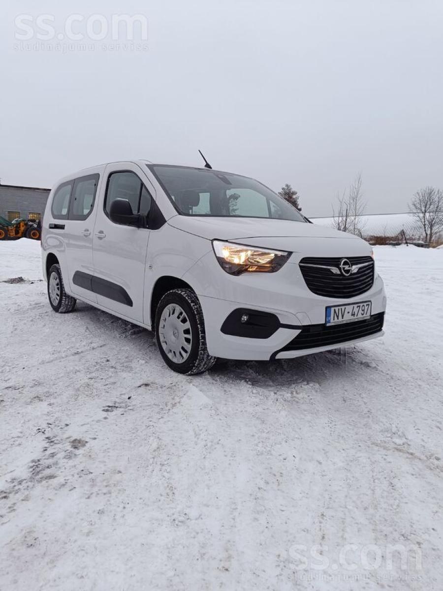 White Opel Combo 2024 in Riga, with an engine capacity of 1.50 L and mileage of 54 thousand km for 18500 €, photo 6 on AUTOMOTO.COM.LV