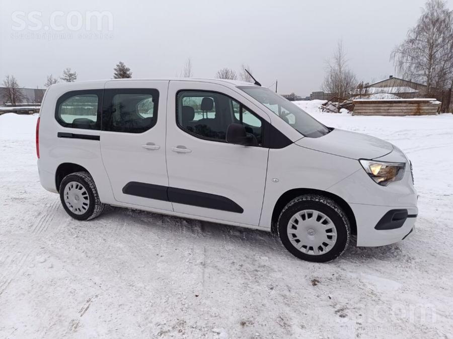 White Opel Combo 2024 in Riga, with an engine capacity of 1.50 L and mileage of 54 thousand km for 18500 €, photo 7 on AUTOMOTO.COM.LV