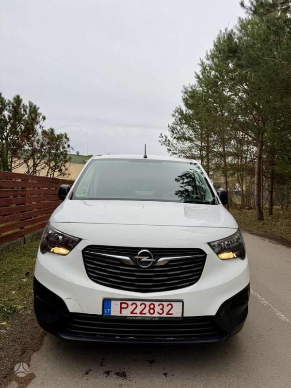 Balts Opel Combo 2022 Kauņa, ar dzinēja tilpumu 1.50 L un nobraukumu 123 tūkst. km par 10500 €, foto 5 vietnē AUTOMOTO.COM.LV