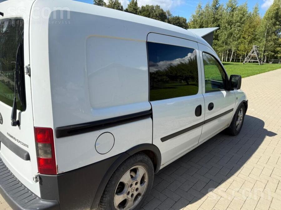 Balts Opel Combo 2010 Jelgava, ar dzinēja tilpumu 1.70 L un nobraukumu 258 tūkst. km par 1300 €, foto 3 vietnē AUTOMOTO.COM.LV