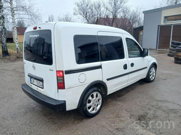 Balts Opel Combo 2011 Gulbene, ar dzinēja tilpumu 1.30 L un nobraukumu 320 tūkst. km par 1315 €, foto 2 vietnē AUTOMOTO.COM.LV