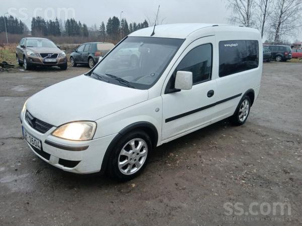Balts Opel Combo 2011 Gulbene, ar dzinēja tilpumu 1.30 L un nobraukumu 320 tūkst. km par 1315 €, foto 5 vietnē AUTOMOTO.COM.LV