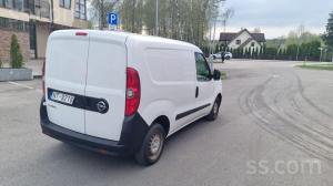 White Opel Combo 2014 in Riga, with an engine capacity of 1.30 L and mileage of 178 thousand km for 1600 €, photo 3 on AUTOMOTO.COM.LV