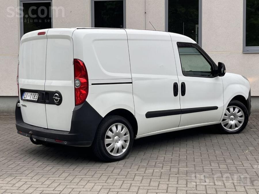 Balts Opel Combo 2017 Jelgava, ar dzinēja tilpumu 1.30 L un nobraukumu 152 tūkst. km par 4990 €, foto 5 vietnē AUTOMOTO.COM.LV