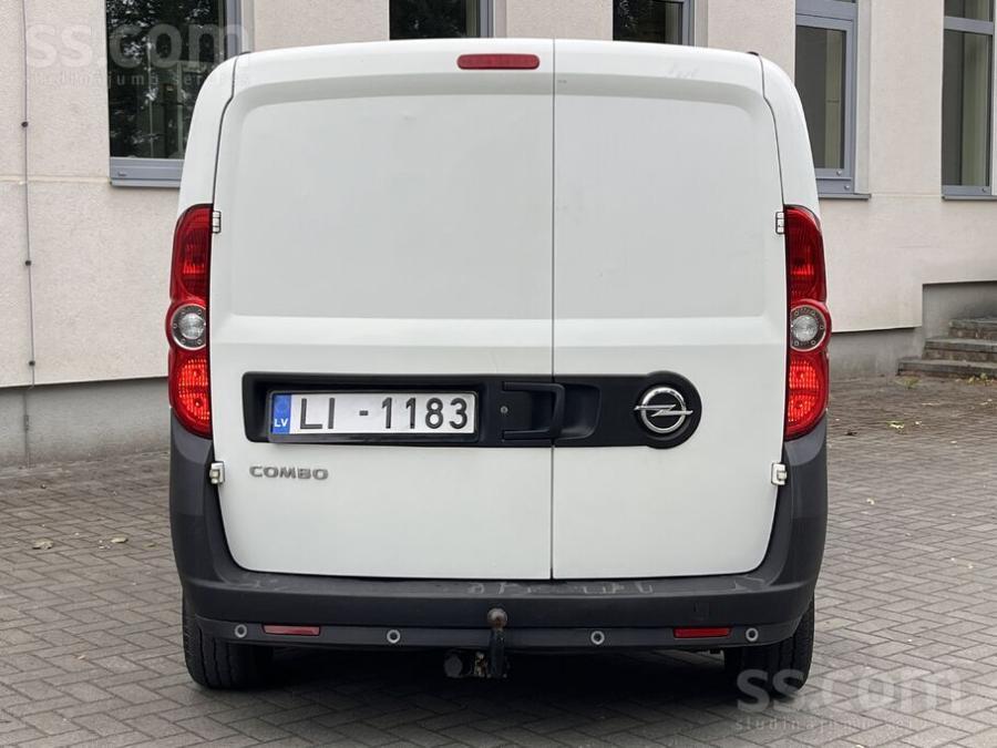 Balts Opel Combo 2017 Jelgava, ar dzinēja tilpumu 1.30 L un nobraukumu 152 tūkst. km par 4990 €, foto 6 vietnē AUTOMOTO.COM.LV