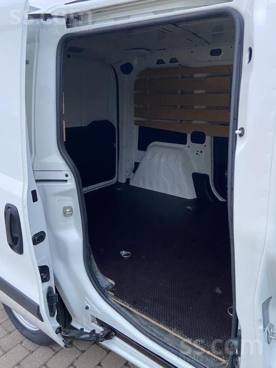 Balts Opel Combo 2018 Cēsis, ar dzinēja tilpumu 1.20 L un nobraukumu 0 tūkst. km par 4990 €, foto 11 vietnē AUTOMOTO.COM.LV