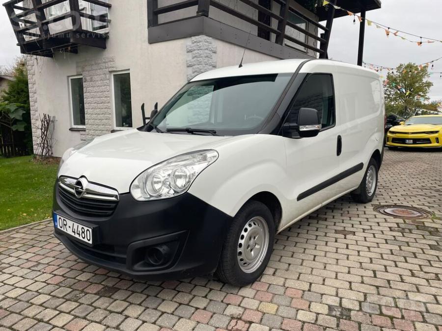 White Opel Combo 2018 in Cesis, with an engine capacity of 1.20 L and mileage of 0 thousand km for 4990 €, photo 1 on AUTOMOTO.COM.LV