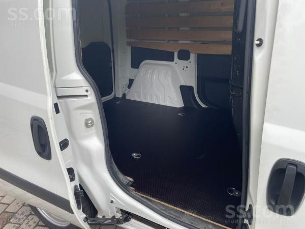 Balts Opel Combo 2018 Cēsis, ar dzinēja tilpumu 1.20 L un nobraukumu 0 tūkst. km par 4990 €, foto 7 vietnē AUTOMOTO.COM.LV
