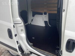 White Opel Combo 2018 in Cesis, with an engine capacity of 1.20 L and mileage of 0 thousand km for 4990 €, photo 7 on AUTOMOTO.COM.LV