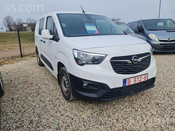 Balts Opel Combo 2021 Cēsis, ar dzinēja tilpumu 1.50 L un nobraukumu 186 tūkst. km par 10500 €, foto 1 vietnē AUTOMOTO.COM.LV