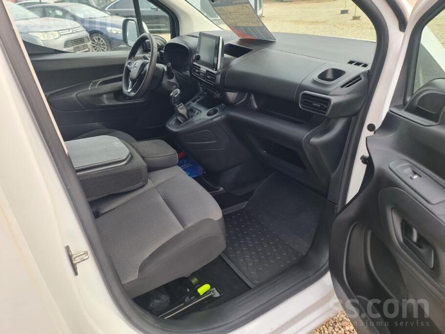 Balts Opel Combo 2021 Cēsis, ar dzinēja tilpumu 1.50 L un nobraukumu 186 tūkst. km par 10500 €, foto 12 vietnē AUTOMOTO.COM.LV