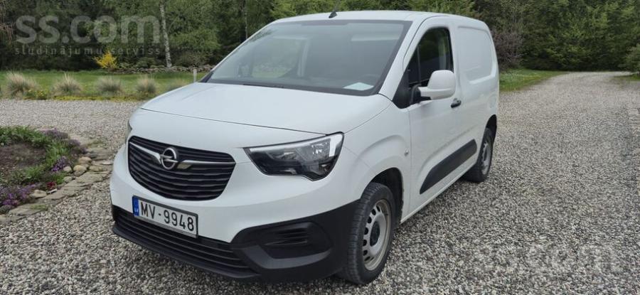 Balts Opel Combo 2021 Limbaži, ar dzinēja tilpumu 1.50 L un nobraukumu 134 tūkst. km par 8300 €, foto 1 vietnē AUTOMOTO.COM.LV