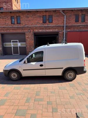White Opel Combo 2004 in Liepaja, with an engine capacity of 1.70 L and mileage of 223 thousand km for 1210 €, photo  on AUTOMOTO.COM.LV