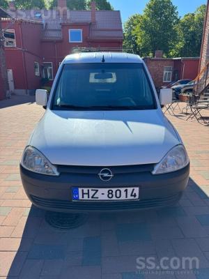 Balts Opel Combo 2004 Liepāja, ar dzinēja tilpumu 1.70 L un nobraukumu 223 tūkst. km par 1210 €, foto 3 vietnē AUTOMOTO.COM.LV