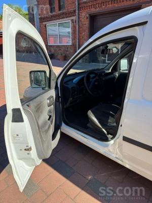 Balts Opel Combo 2004 Liepāja, ar dzinēja tilpumu 1.70 L un nobraukumu 223 tūkst. km par 1210 €, foto 4 vietnē AUTOMOTO.COM.LV