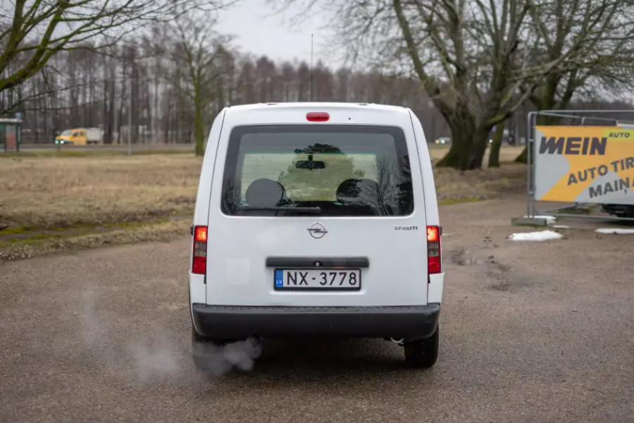 Balts Opel Combo 2005 Liepāja, ar dzinēja tilpumu 1.70 L un nobraukumu 212 tūkst. km par 2550 €, foto 4 vietnē AUTOMOTO.COM.LV