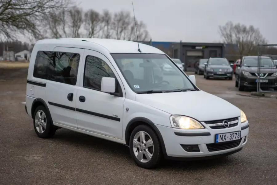 Balts Opel Combo 2005 Liepāja, ar dzinēja tilpumu 1.70 L un nobraukumu 212 tūkst. km par 2550 €, foto 6 vietnē AUTOMOTO.COM.LV
