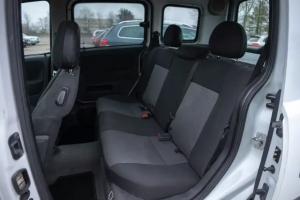Balts Opel Combo 2005 Liepāja, ar dzinēja tilpumu 1.70 L un nobraukumu 212 tūkst. km par 2550 €, foto 10 vietnē AUTOMOTO.COM.LV