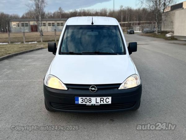 White Opel Combo 2006 in Tallinn, with an engine capacity of 1.40 L and mileage of 189 thousand km for 1490 €, photo 2 on AUTOMOTO.COM.LV