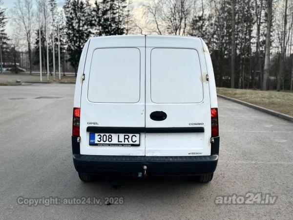 White Opel Combo 2006 in Tallinn, with an engine capacity of 1.40 L and mileage of 189 thousand km for 1490 €, photo 6 on AUTOMOTO.COM.LV