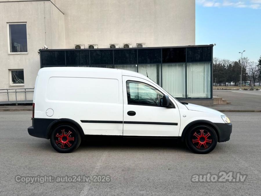 Balts Opel Combo 2006 Tallina, ar dzinēja tilpumu 1.40 L un nobraukumu 189 tūkst. km par 1490 €, foto 8 vietnē AUTOMOTO.COM.LV